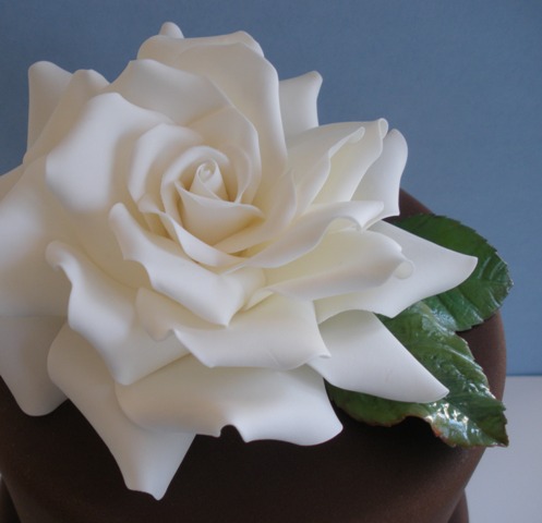 The Petalsweet Blog: Sugarpaste Roses by Petalsweet