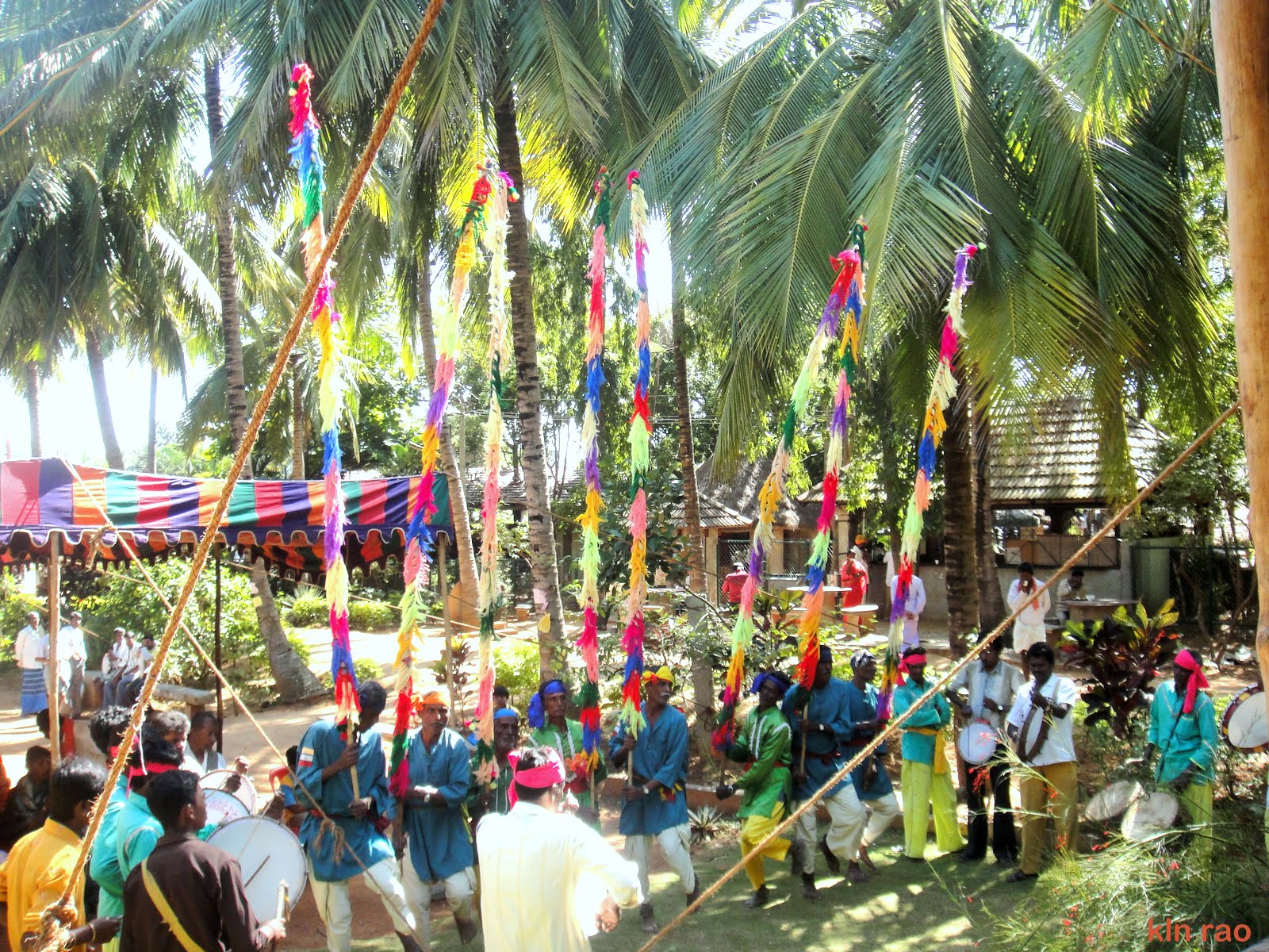 Clicks by Kln Rao and me: PATA KUNITHA-Folk Dance-Part 2