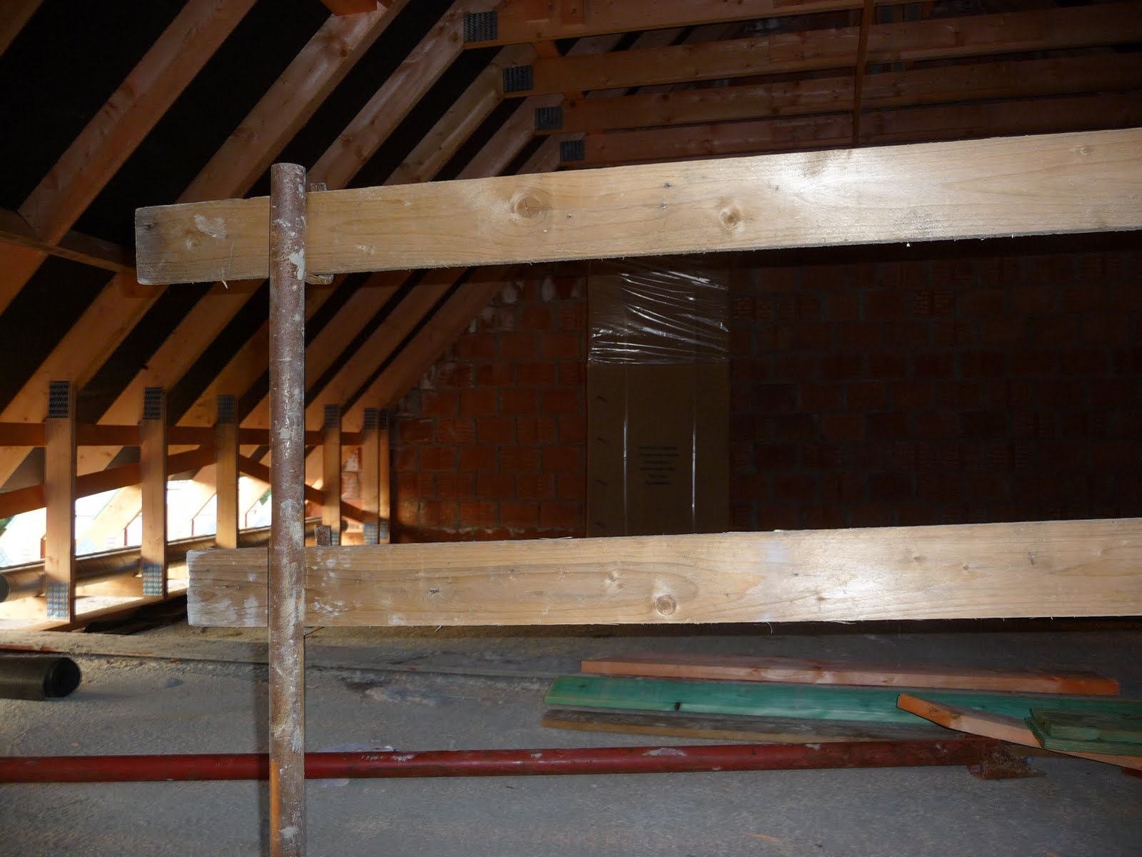 Brien & Steven bouwen: Week 20: Plaatsen dakspanten