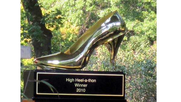 The Well-Heeled Society™: Regis and Kelly's 2010 High Heel-a-thon