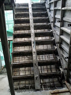 Mari Membina Bangunan: PROSES MEMBINA TANGGA MENGGUNAKAN MIVAN FORMWORK