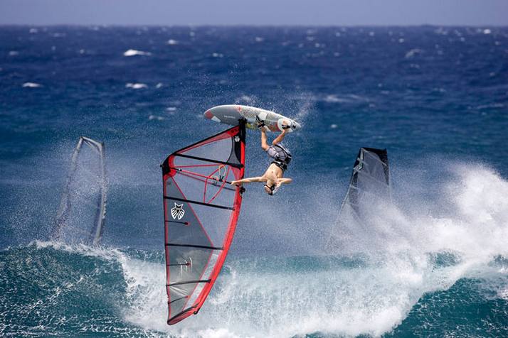 Funtrublog: Wave Riding Vehicles – Tricks On The Waves, Amazing Photo Shoot