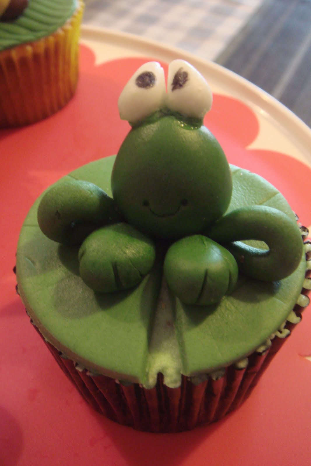 treasure-memories-fondant-animal-cupcakes