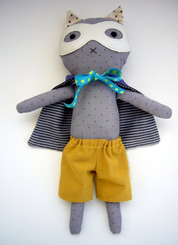 des fils et des gommettes---: doudou "super héros" #2