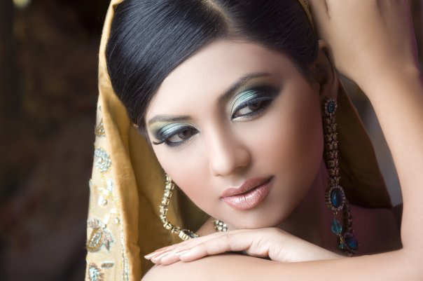 Pakistani Model Suneeta Marshall Photo Shoot | Fun Buzzle