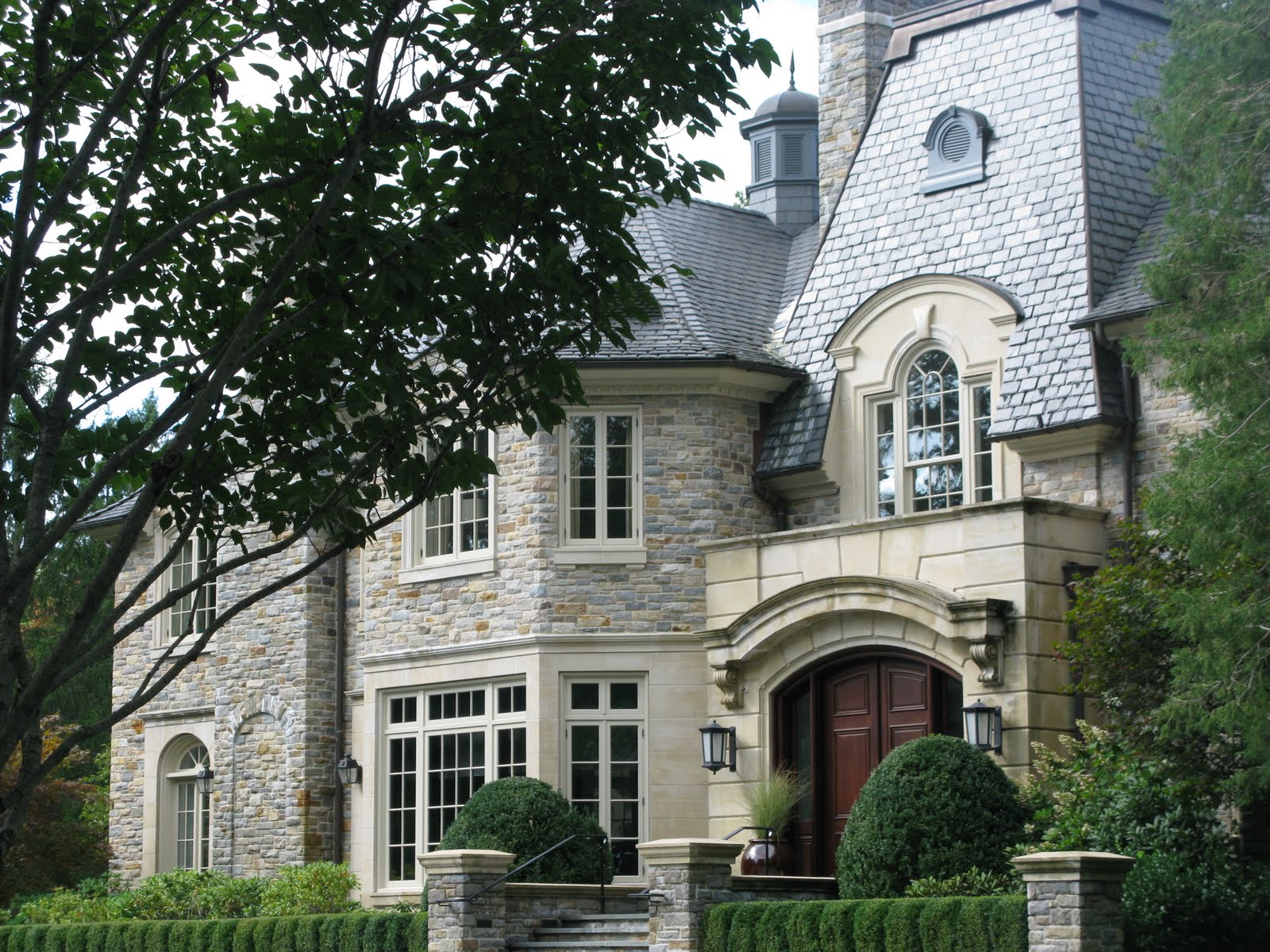 Ide Penting Stone Front House Designs, Kanopi Rumah