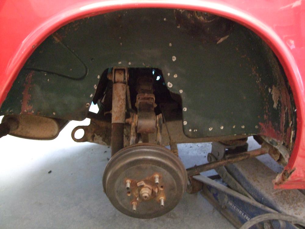 Triumph Spitfire Adventure: Wheel Well Respray