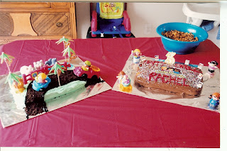 A Slice of Smith Life: Little People Cake