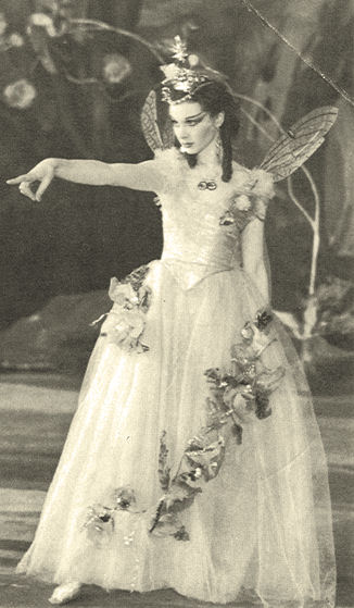 Lisa Papineau: Titania in Midsummer night's dream