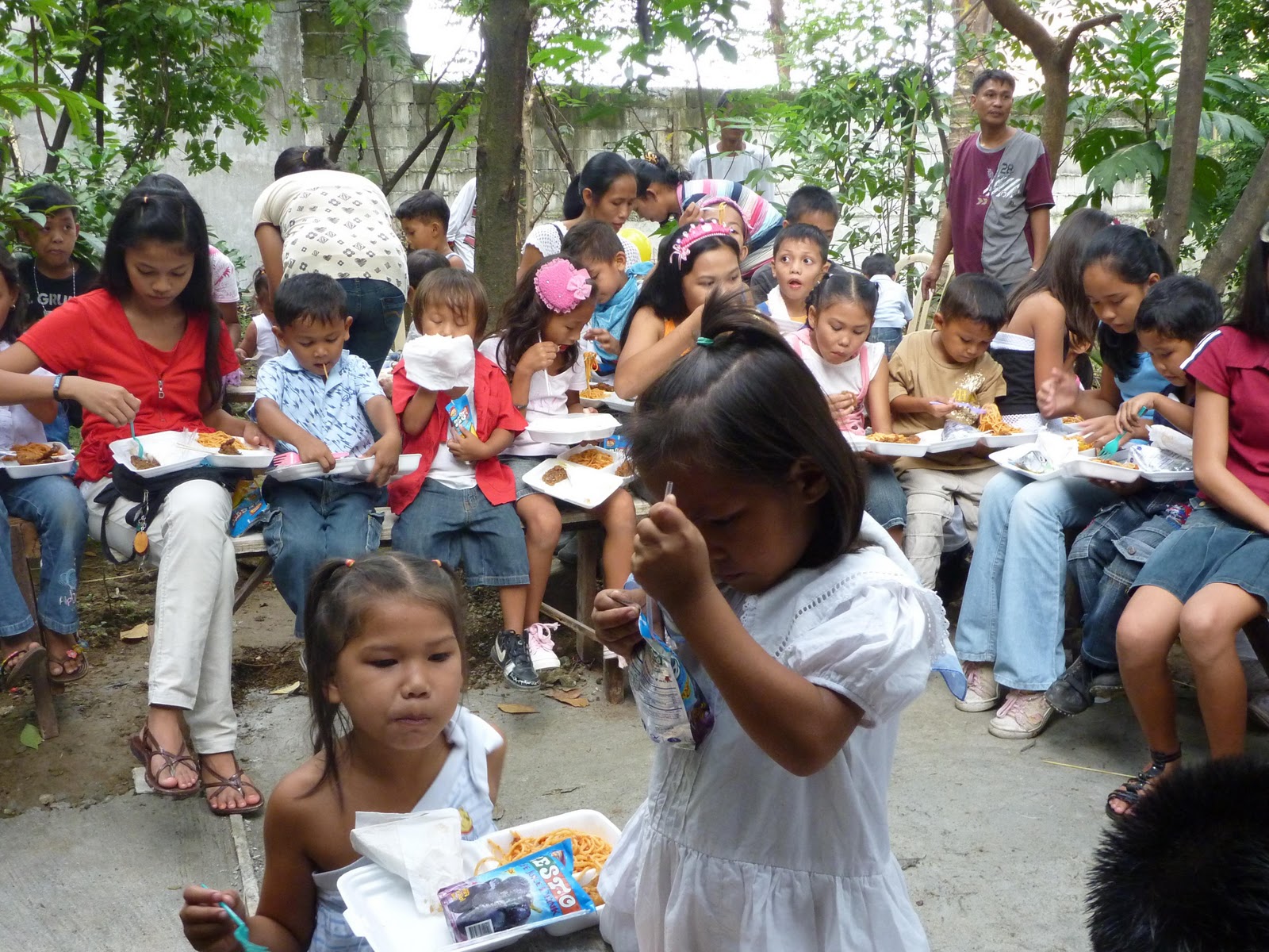 Arki Pinoy: Feeding Program for the Less Fortunate Children