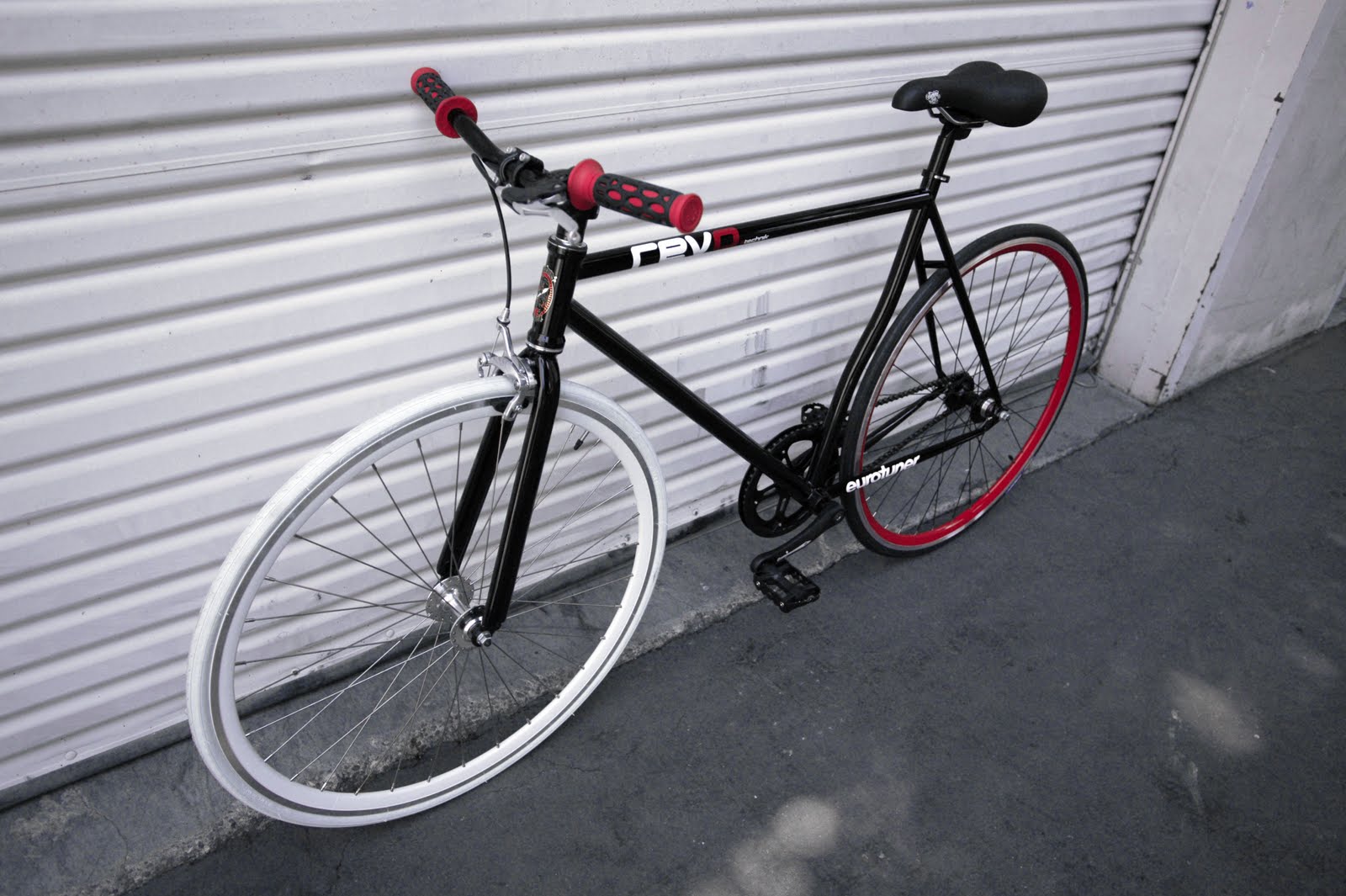Backward Circle Bike Co.: REVO Technik Custom Fixie
