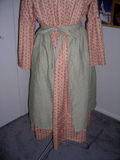 Buns and Baskets: Pioneer Apron Tips