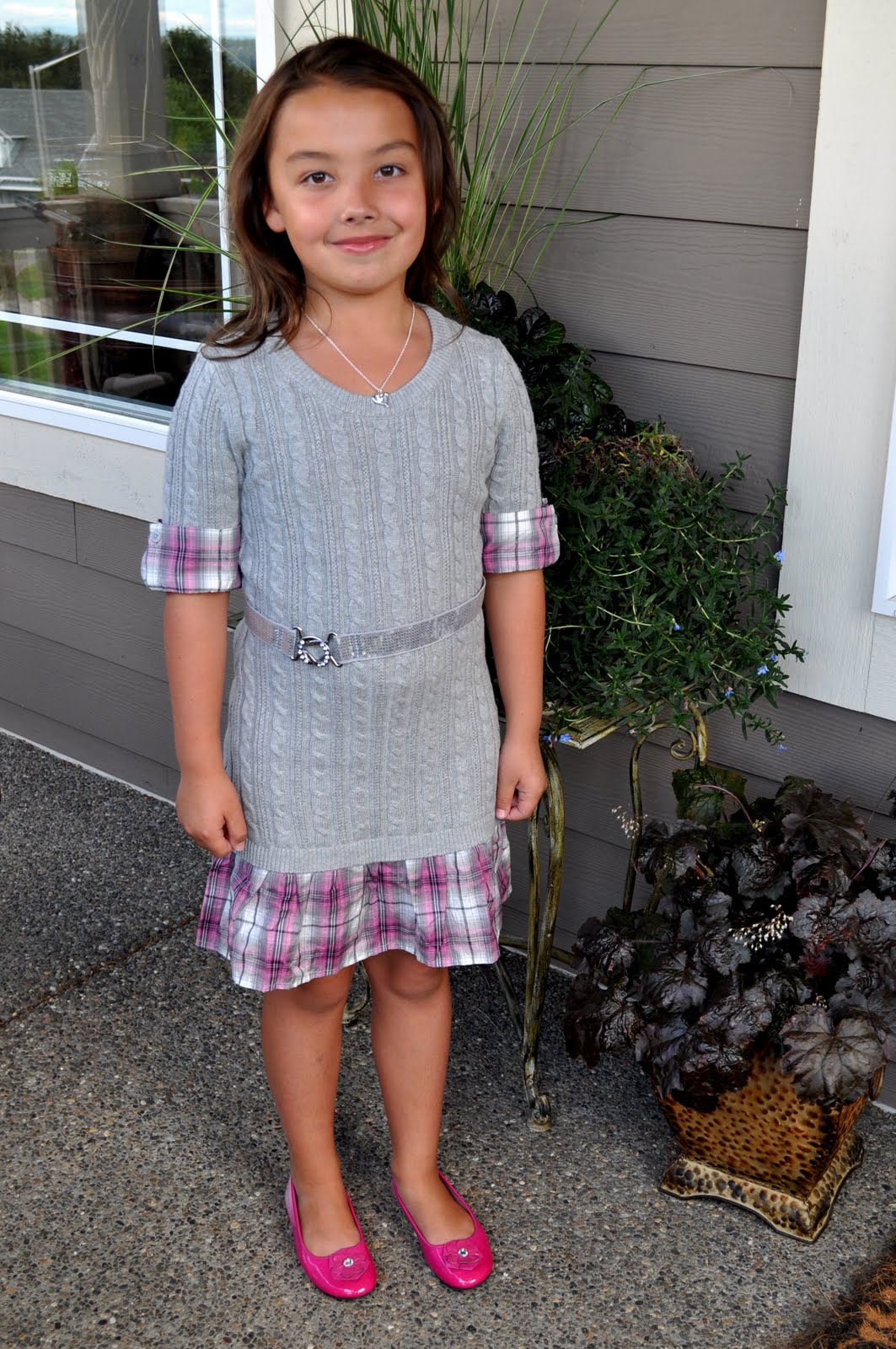 Stout Family Blog: First day of 4th grade for Kyla