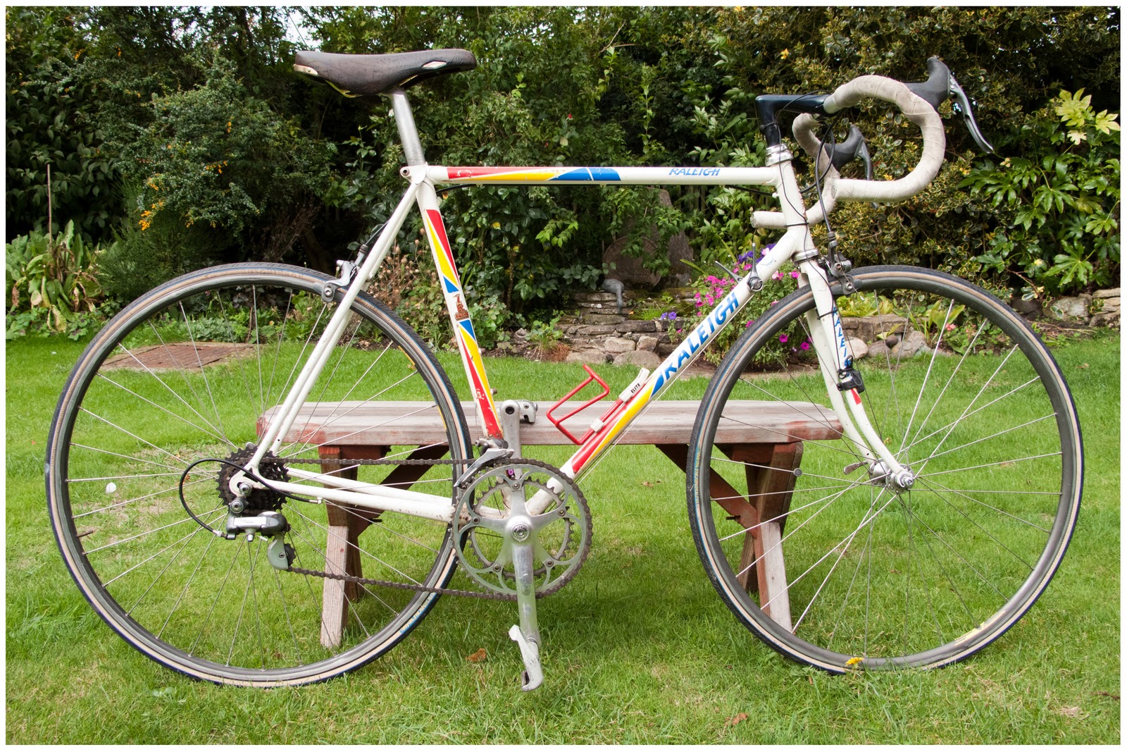 Redux Raleigh Castorama with Reynolds 653 frame | Retrobike