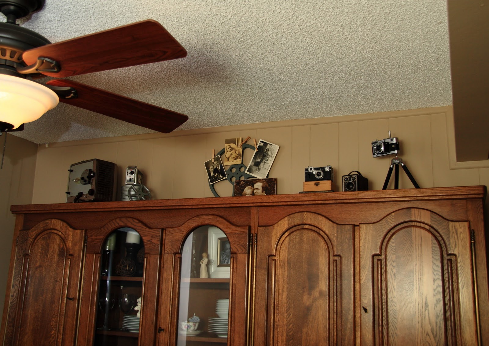 Decorating with Vintage Cameras - Yellow Bliss Road