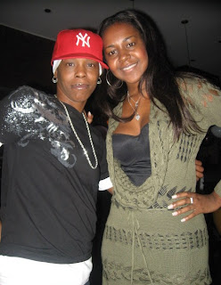 MOCHA MOVES: ON THE SCENE- QUEEN PEN