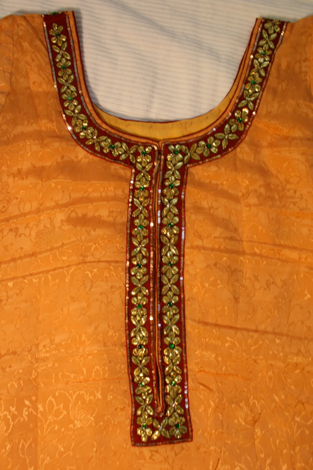 Sandook - Designs From India: rusty gold with maroon (#gold003)