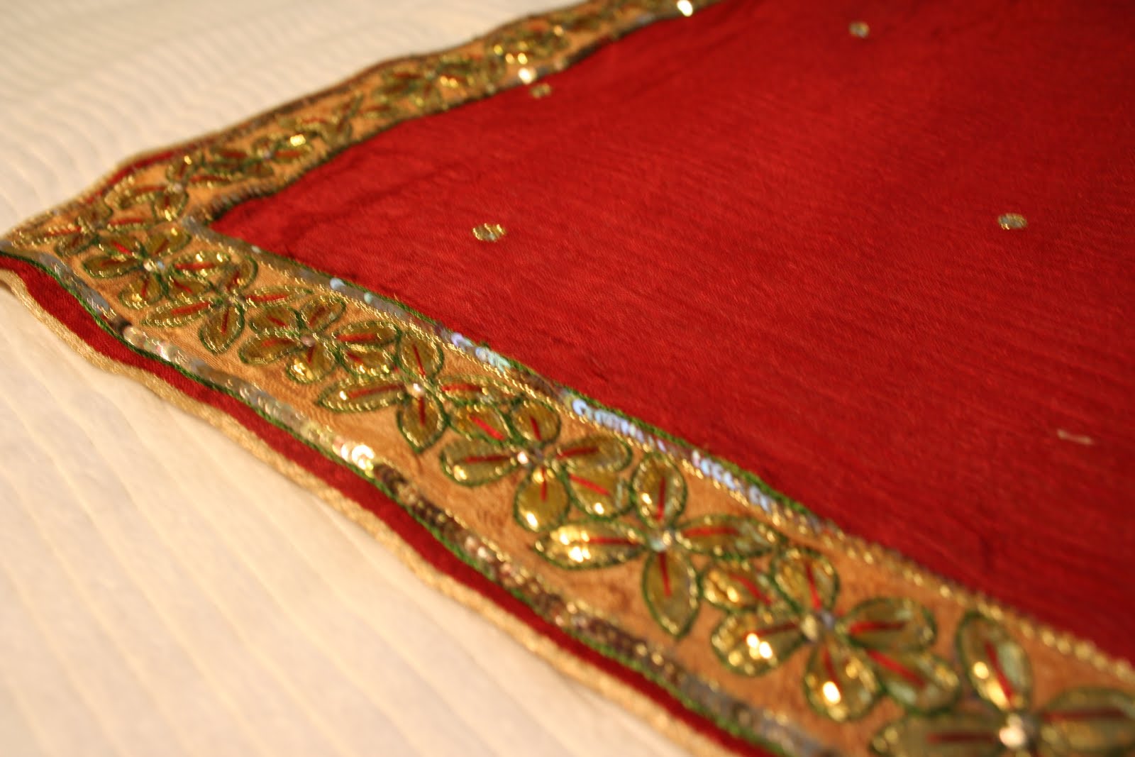 Sandook - Designs From India: rusty gold with maroon (#gold003)