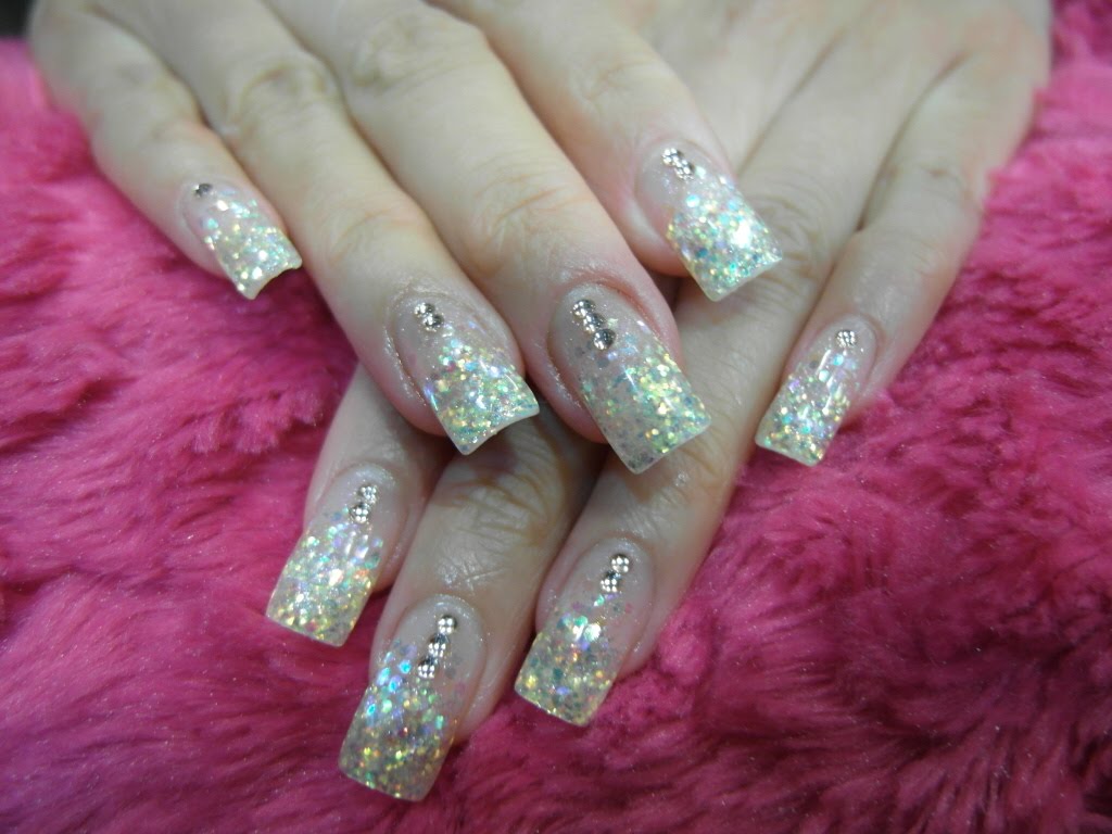 The Nail Status: Glitzy Bling Bling Nails