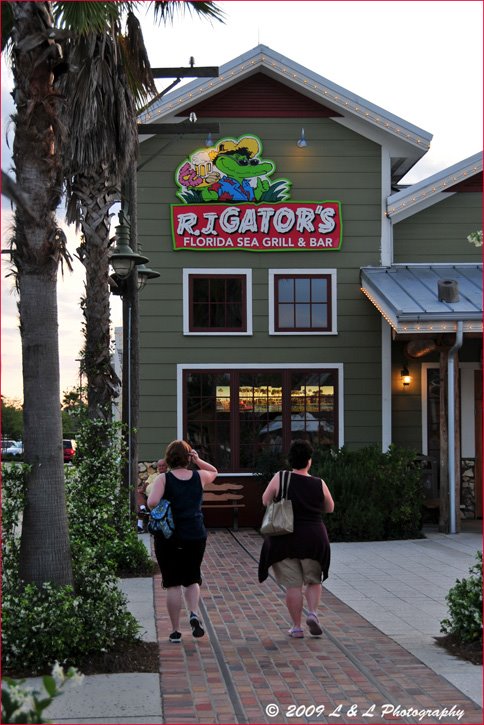 The Villages (Florida) Photos: RJ Gators in Lake Sumter Landing
