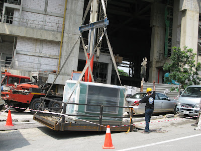 Lifting Heavy Equipment Specialist Singapore