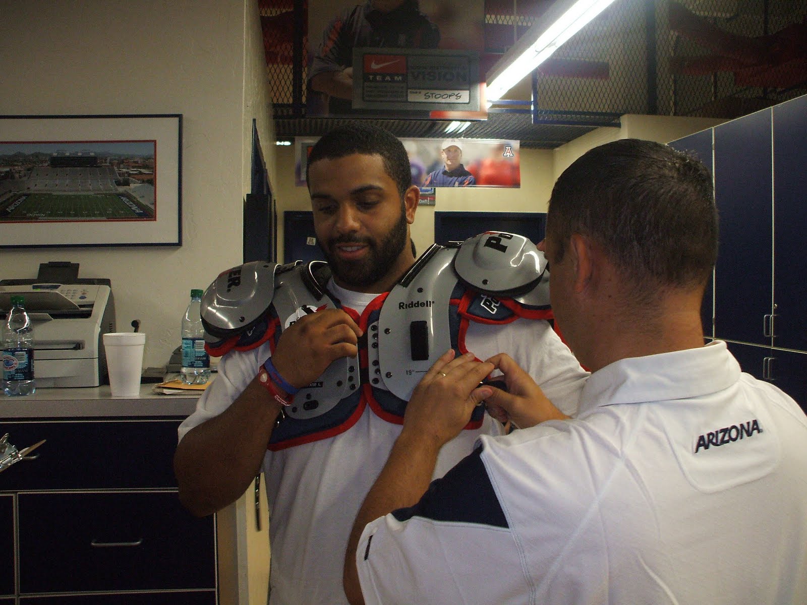 ARIZONA WILDCAT EQUIPMENT: Class of 2010 Arizona Football Reports Today
