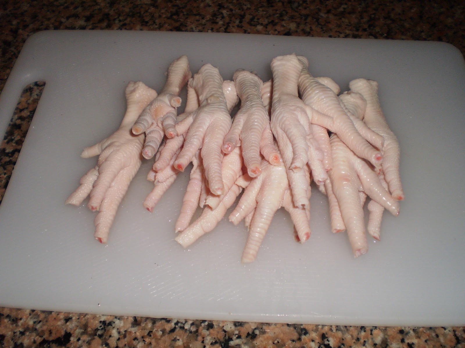 Laboratório da Céci: Patinhas de Frango