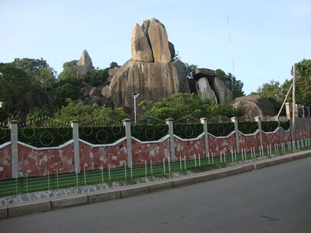 Hadubini - My-o-scope: Mwanza - Rocks City
