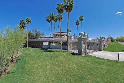 MacDaddyPaddy: The McCune Mansion