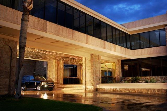 MacDaddyPaddy: The McCune Mansion