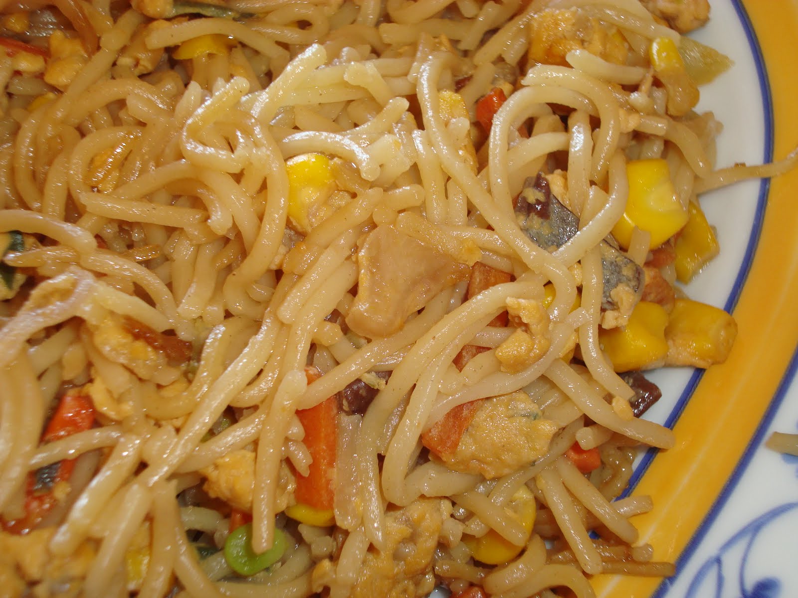 Bons Petiscos: Massa chinesa com vegetais e ovo