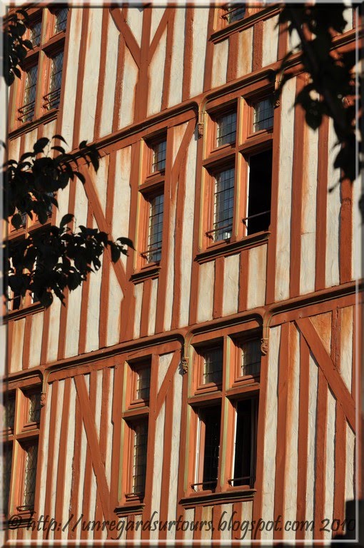 Un regard sur Tours: Une maison médiévale de la rue Colbert
