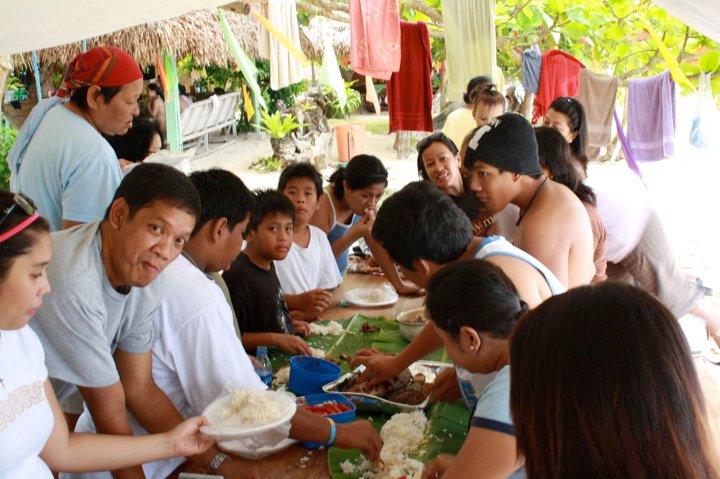 The Portrait of a Filipino Family: Filipino Cultures: What makes a ...