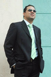 Altitaje: El Rubio Charlie Esta En Lo Suyo Ahora Viene Con Karaoke.