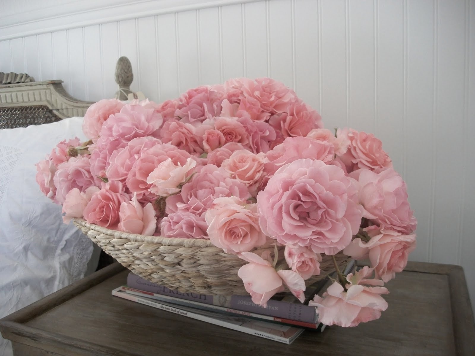 Full Bloom Cottage: Roses to all the Moms.....