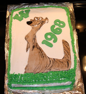 Happy Cake: Weasel Cake