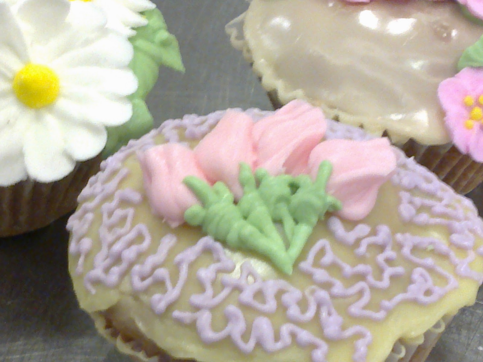 HanaSwiss: Royal Icing Flowers