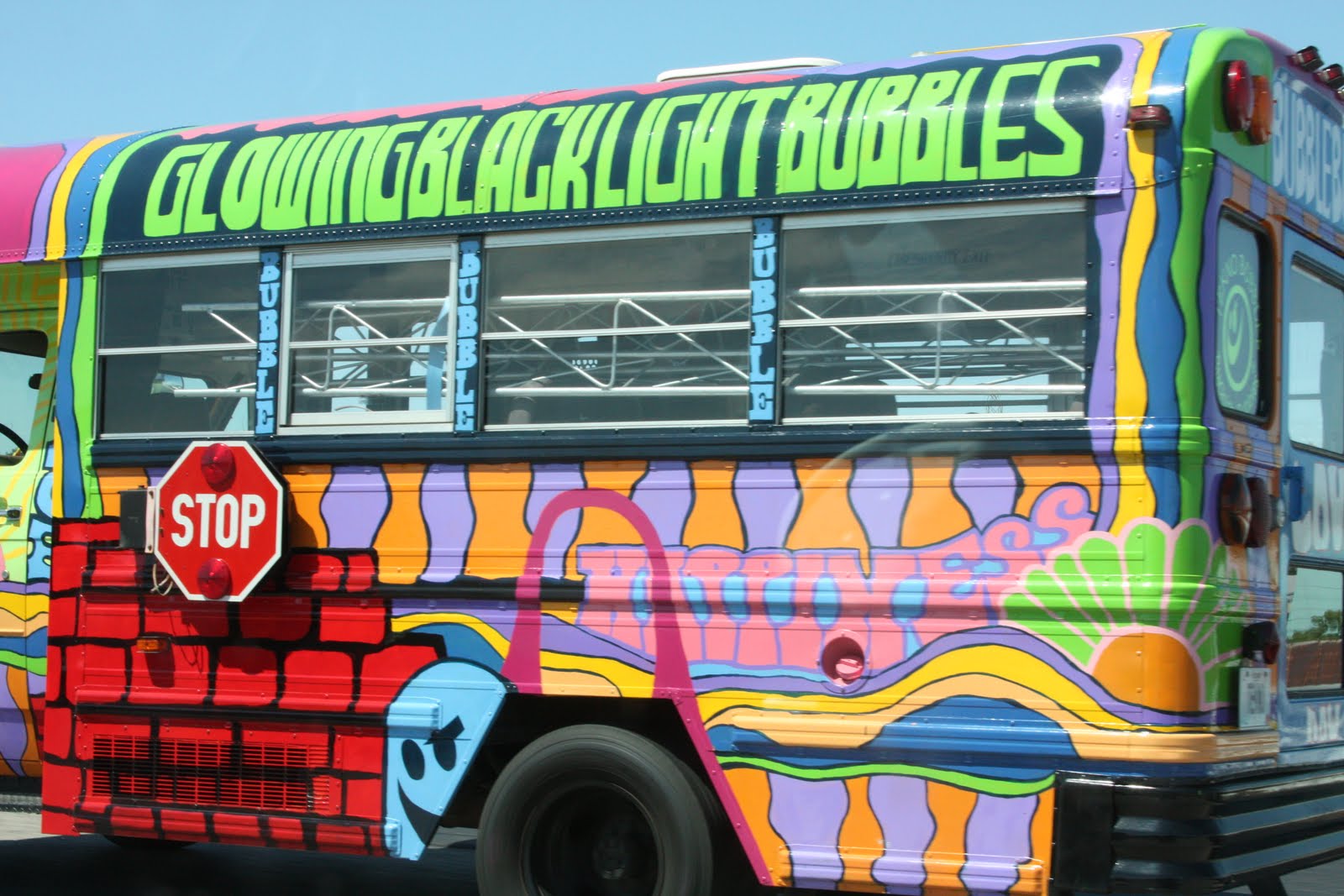 Ca$hjocky and the "Old Salt": Color Carnival #57 --- The Bubble Bus