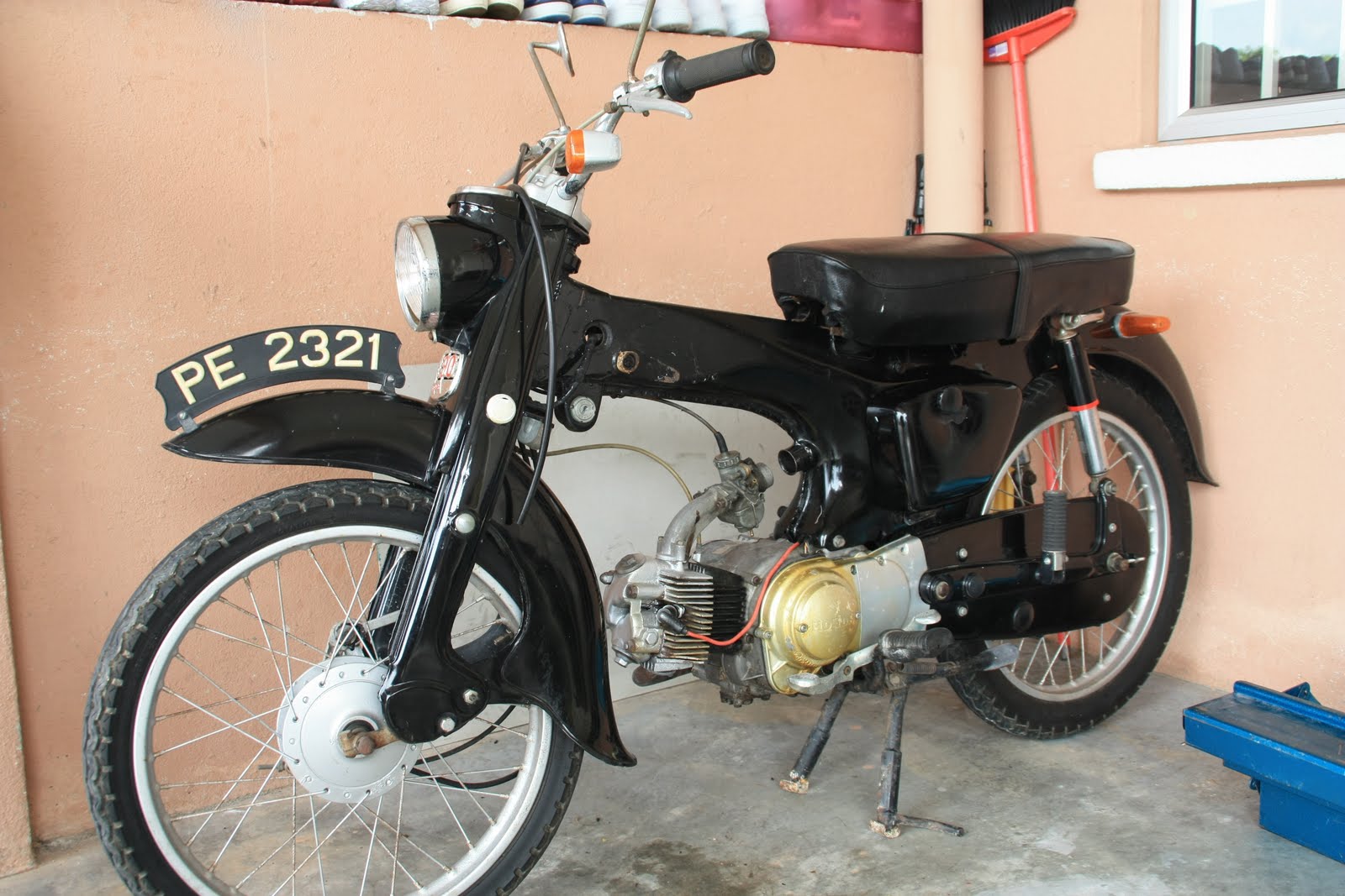 Honda C200 Restoration Project