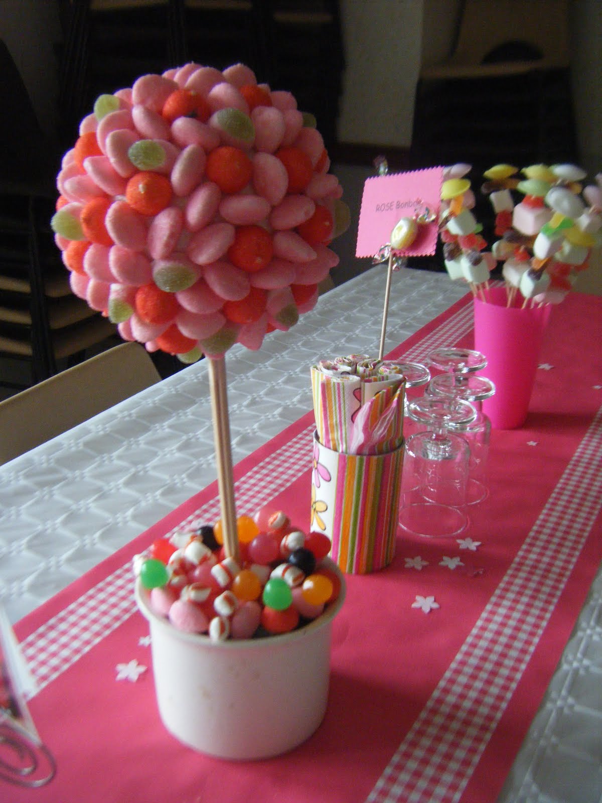 CaramELLE et Marabout: la fete en rose : préparatifs (2)