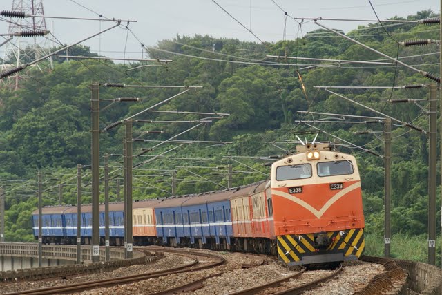 Blair's 鐵道攝影: E338電力機車 / TRA E338 Electric locomotive