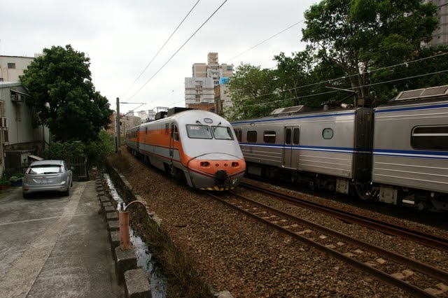 Blair's 鐵道攝影: E1036推拉式電力機車 / TRA E1036 Push-Pull Electric locomotive