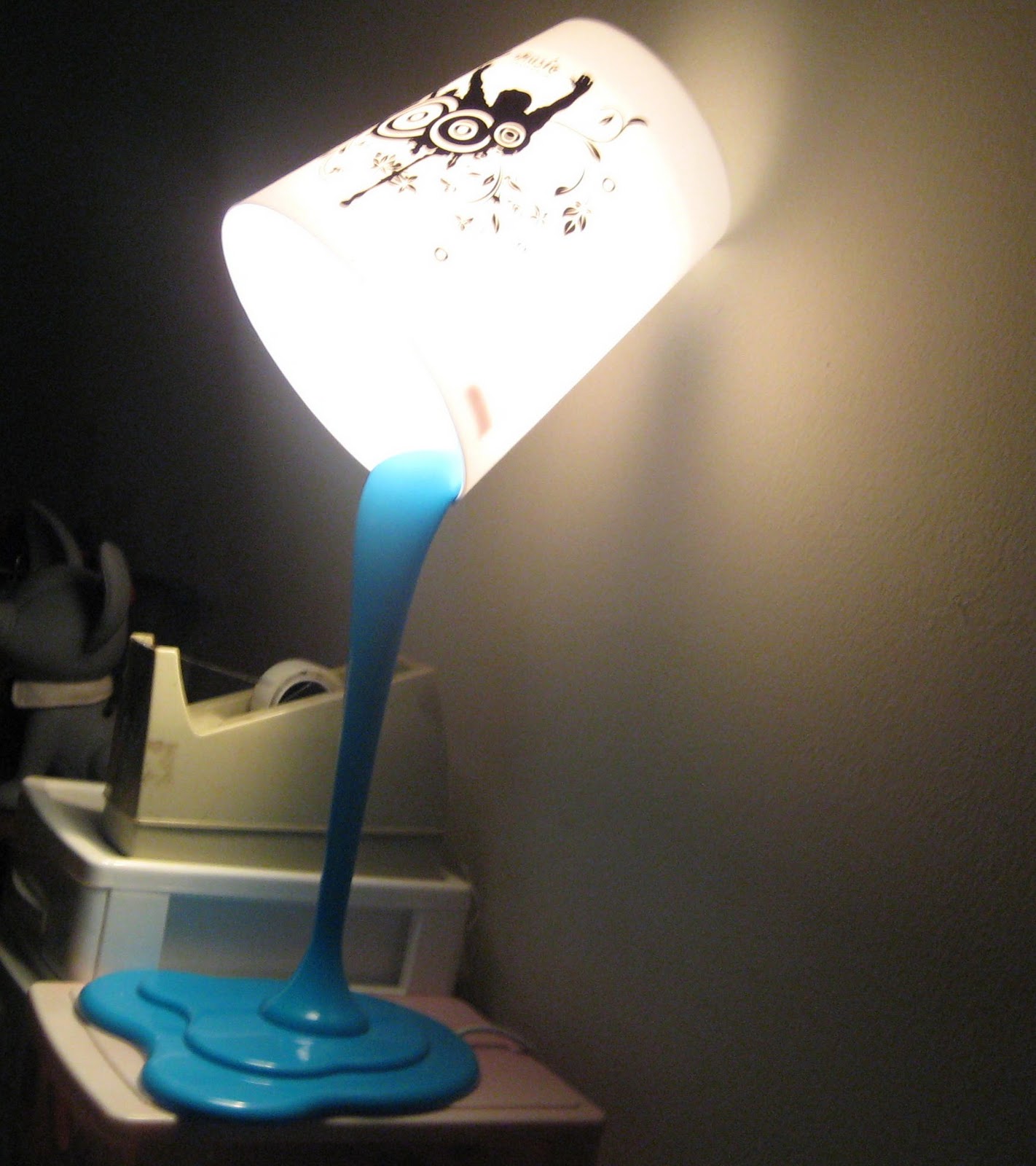 shopping is love: Creative Paint Bucket Lamp