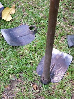 HERRAMIENTAS AGRICOLAS: EL AZADÓN
