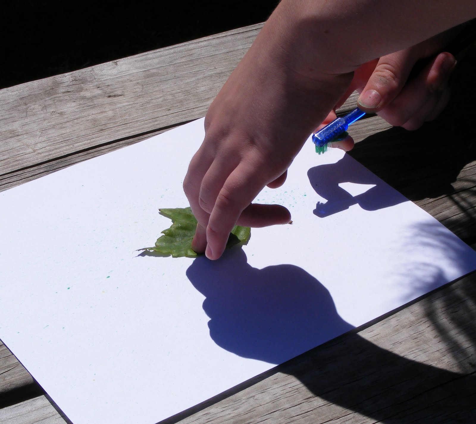 Ten kids and a Dog: Toothbrush splatter painting