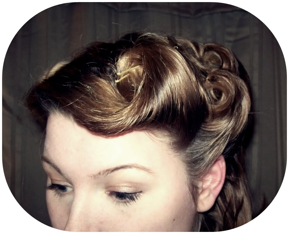 Tutorial:Elegant Victory Roll Up-Do / Va-Voom Vintage | Vintage Fashion ...