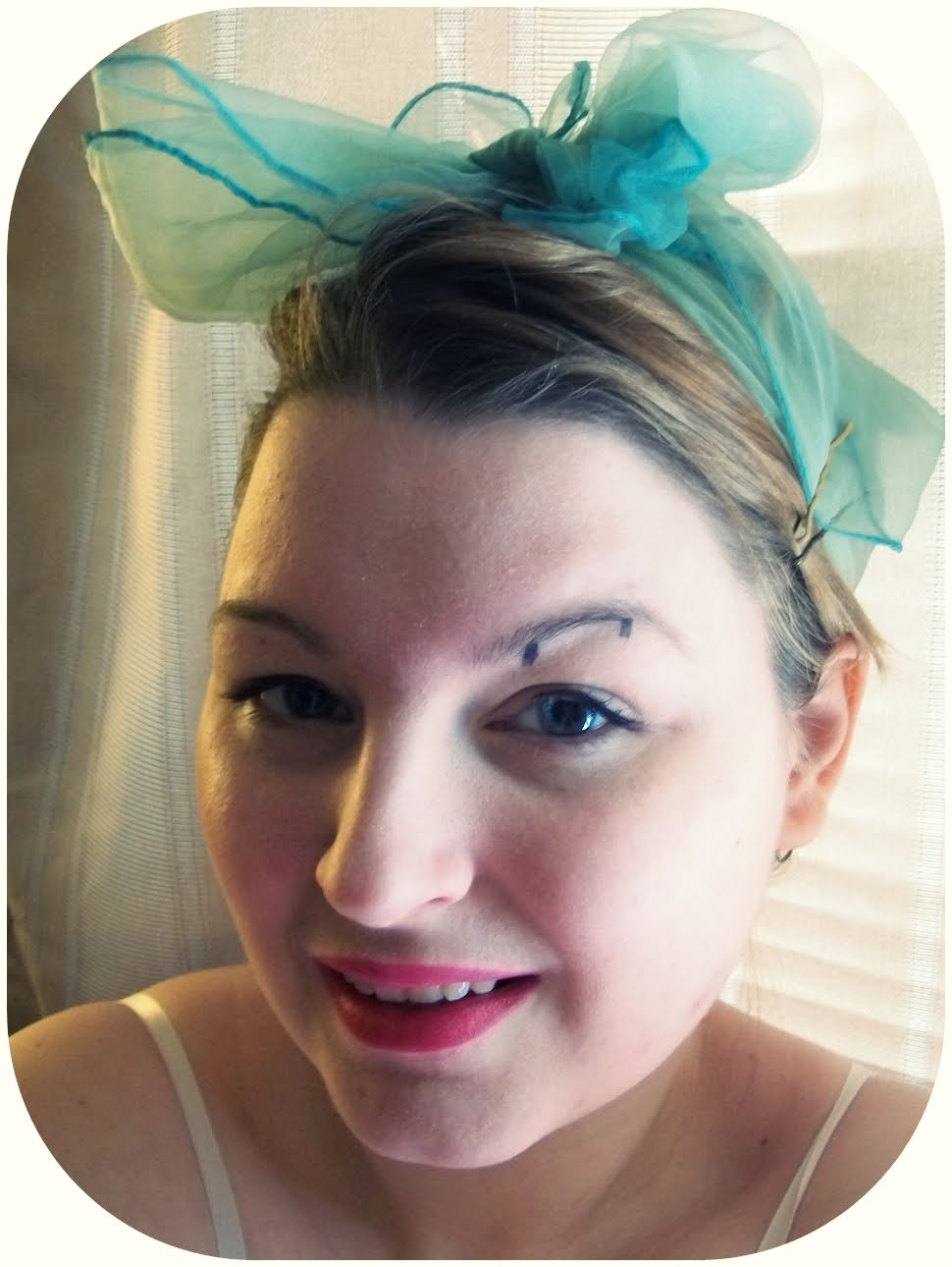 Tutorial:How to Achieve Vintage Eyebrows / Va-Voom Vintage | Vintage ...