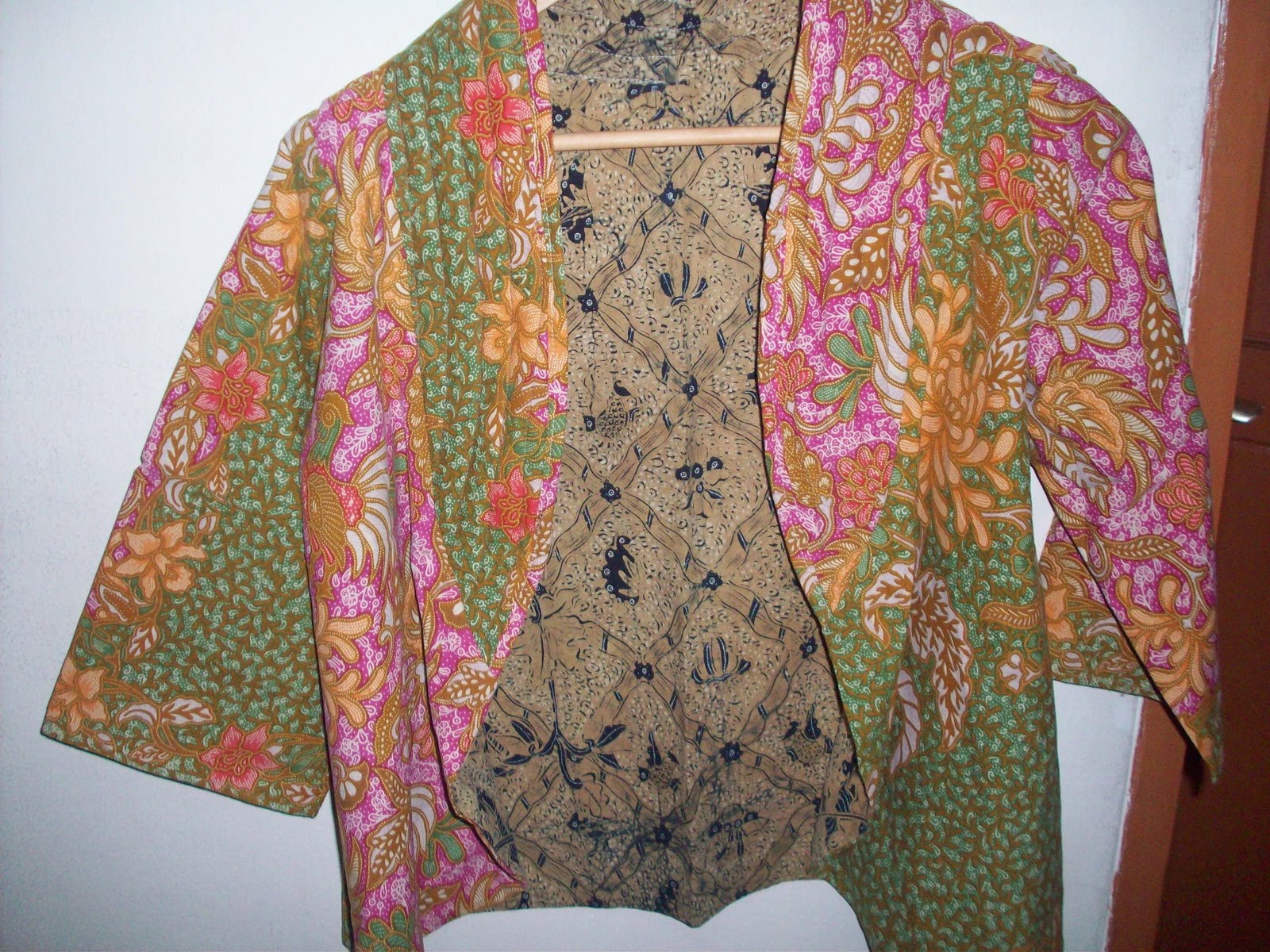 DeeBee: Batik laWas ( model jas krah ) 1
