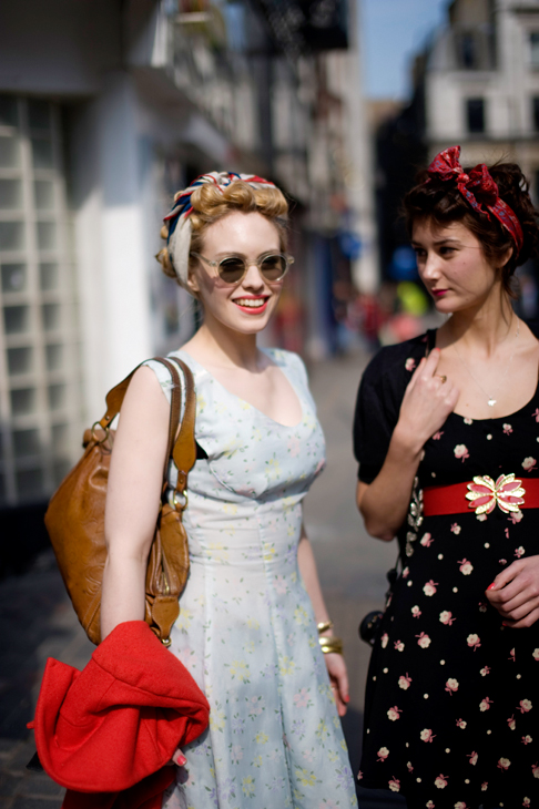 pienk met rooi polkadots: tema vir somer