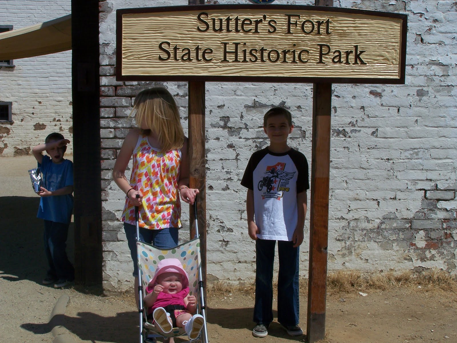 Homeschooling Their Hearts.....for life: Sutter's Fort Field Trip